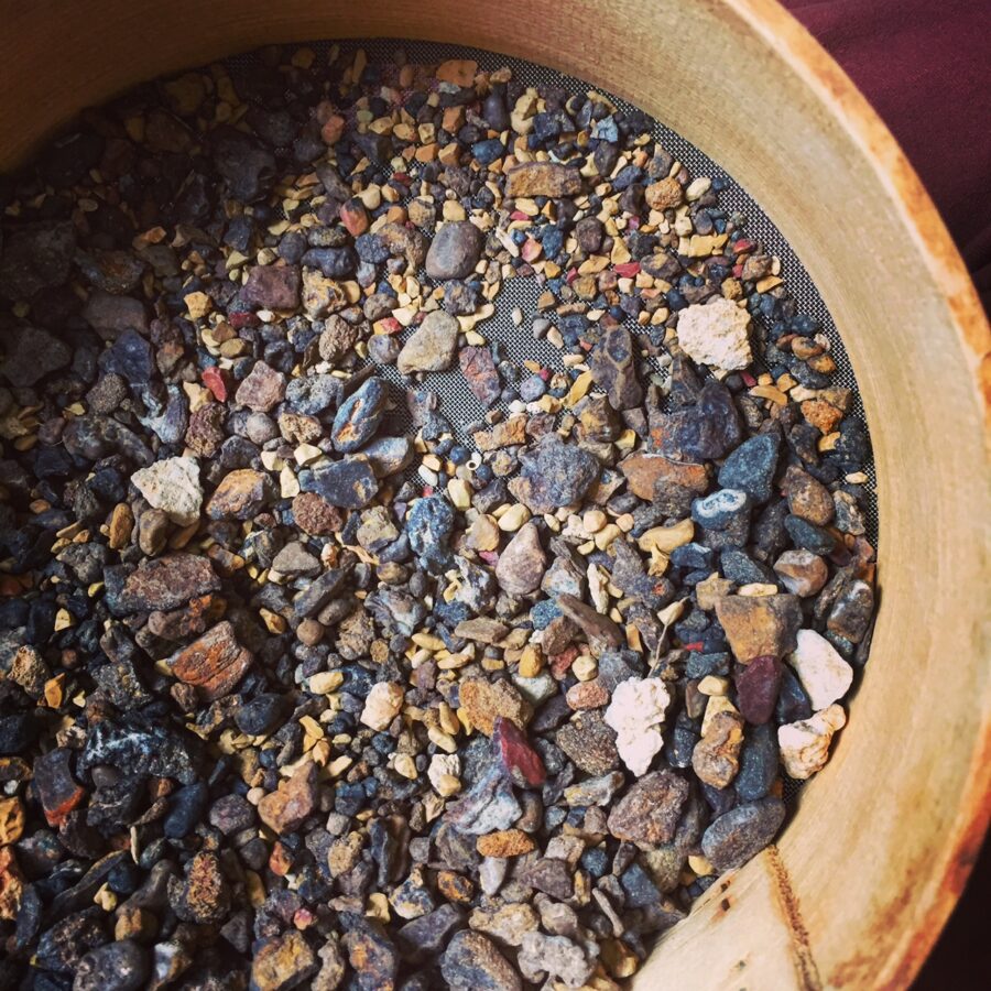 Processing wild clay – Anja Slapnicar